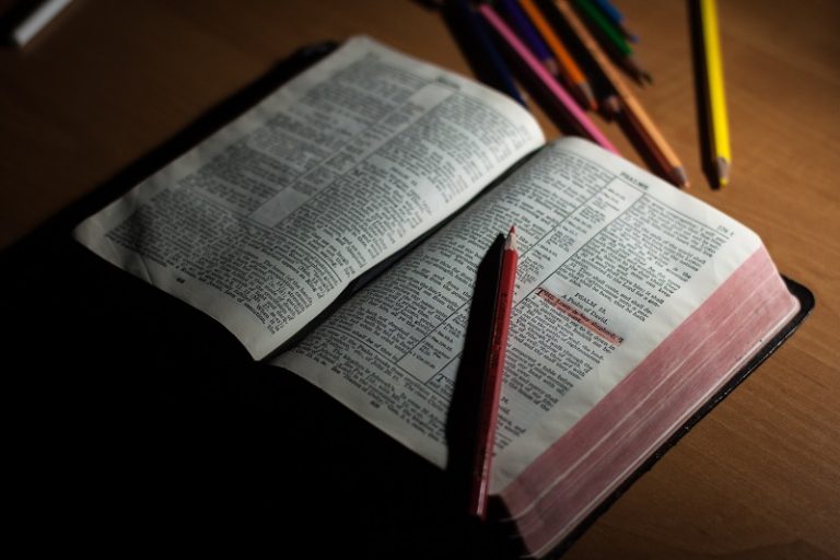 10 Bible Verses to Restore Faith (And 3 Ways to Use Them)