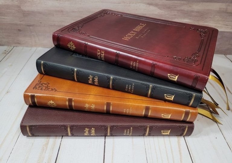 Humility in The Bible (With Examples & Lessons to Learn)