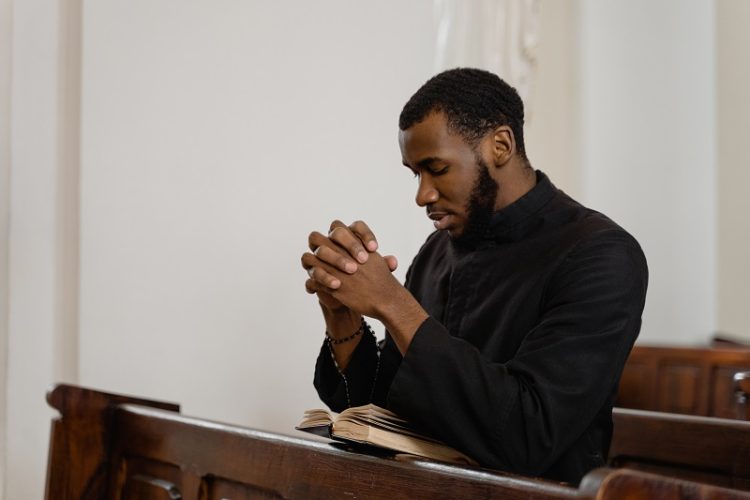 Holiness in The Bible (With Examples & Lessons to Learn)