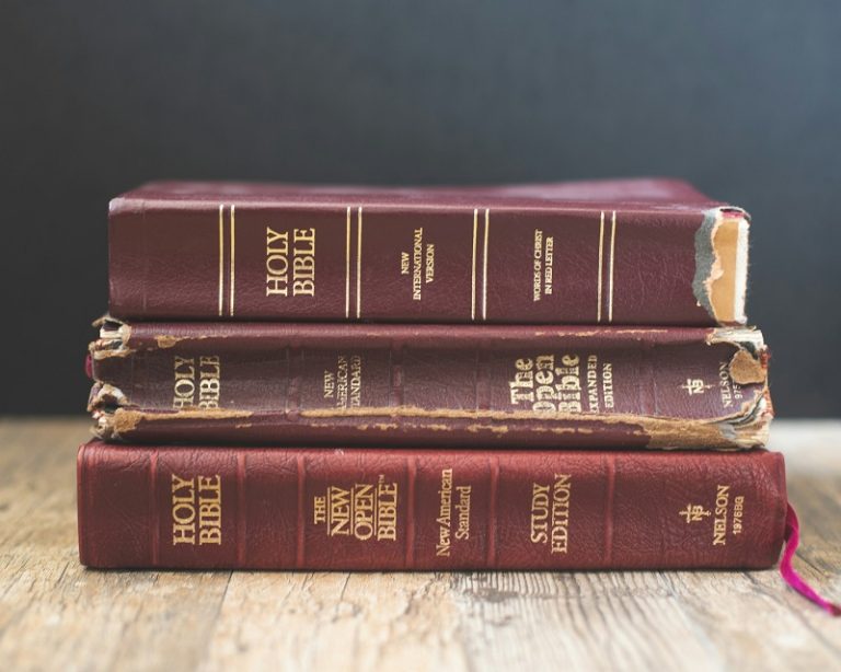 Psalm 25 Summary (Meaning, Lessons & Key Verses)